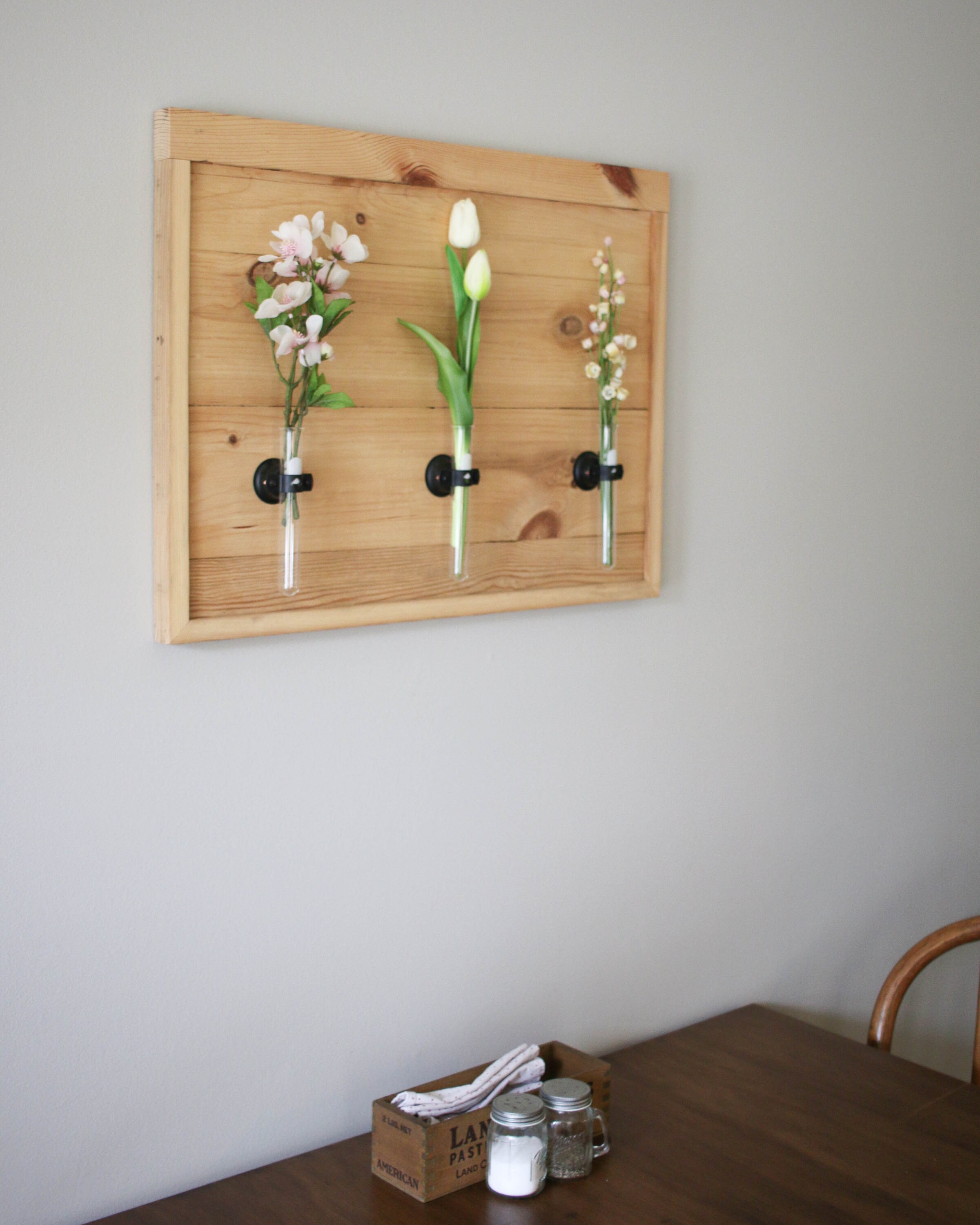 Reclaimed Farmhouse Wood Shiplap & Mini Vase Floral Wall Display - Etsy