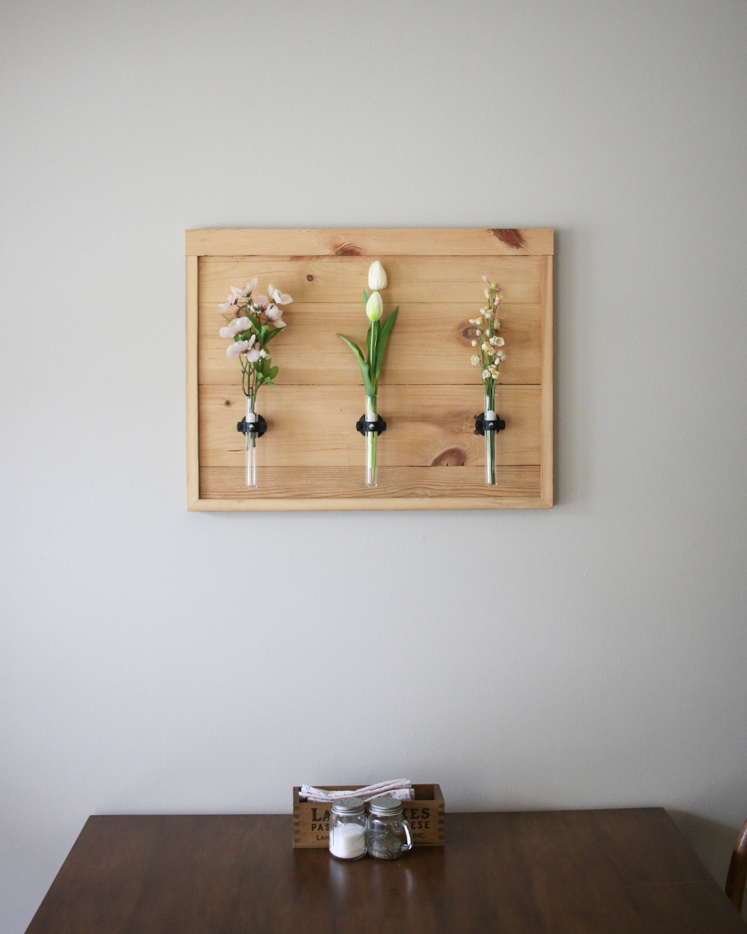Reclaimed Farmhouse Wood Shiplap & Mini Vase Floral Wall Display - Etsy