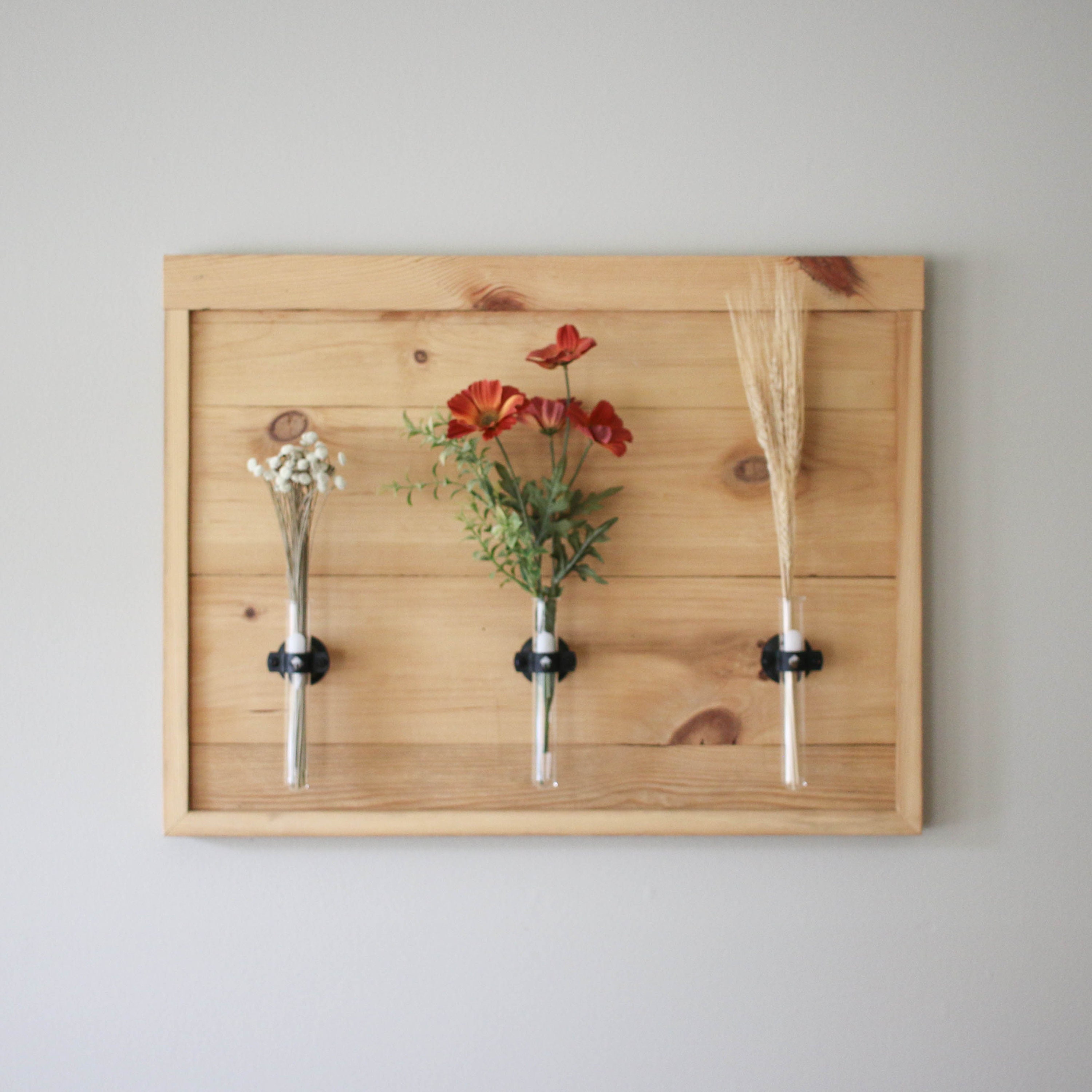 Reclaimed Farmhouse Wood Shiplap & Mini Vase Floral Wall Display - Etsy
