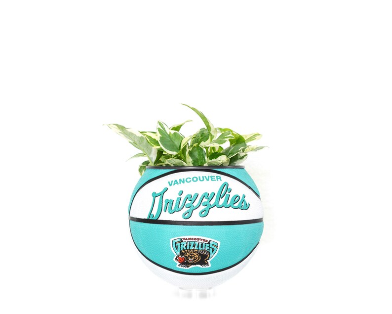 Wilson Lakers Hardcourt Classic Mini Basketball Planter plntrs new ball ...