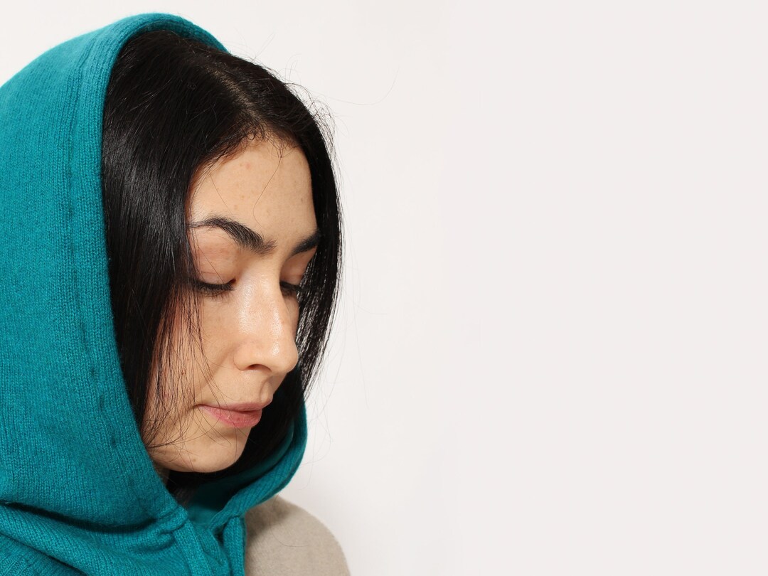 Pure Cashmere & Silk Hood With Strings Regulation. Made From 100% ...