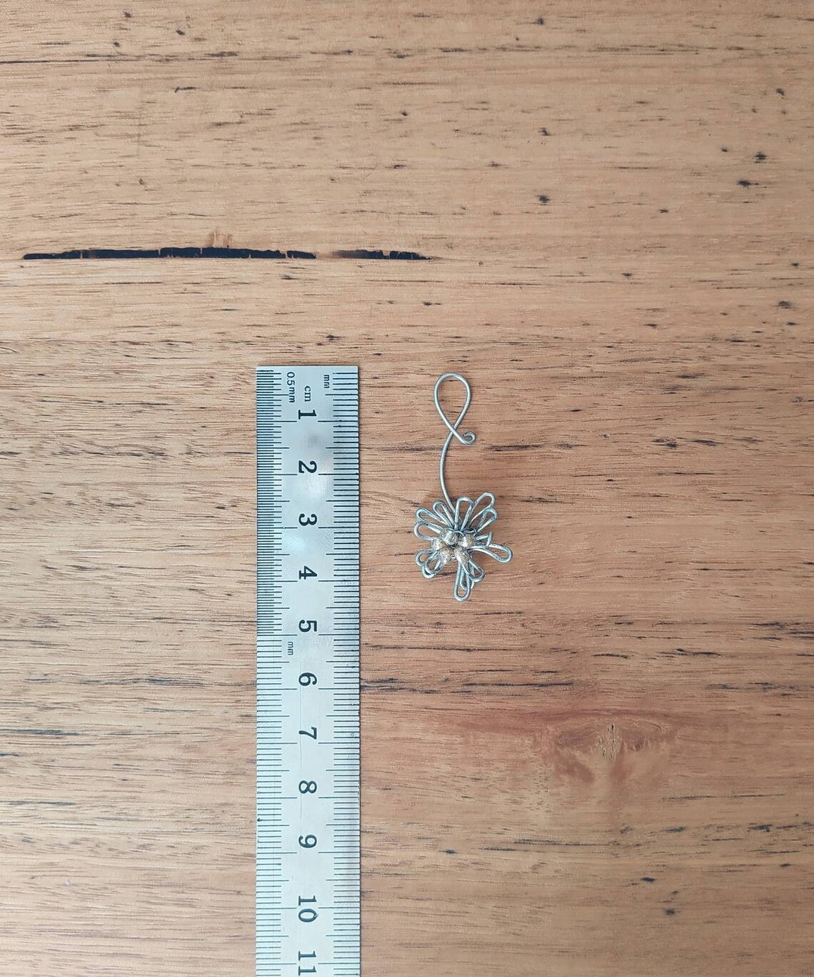 Colgante de cadena daisy hecho a mano en plata y oro - Etsy España