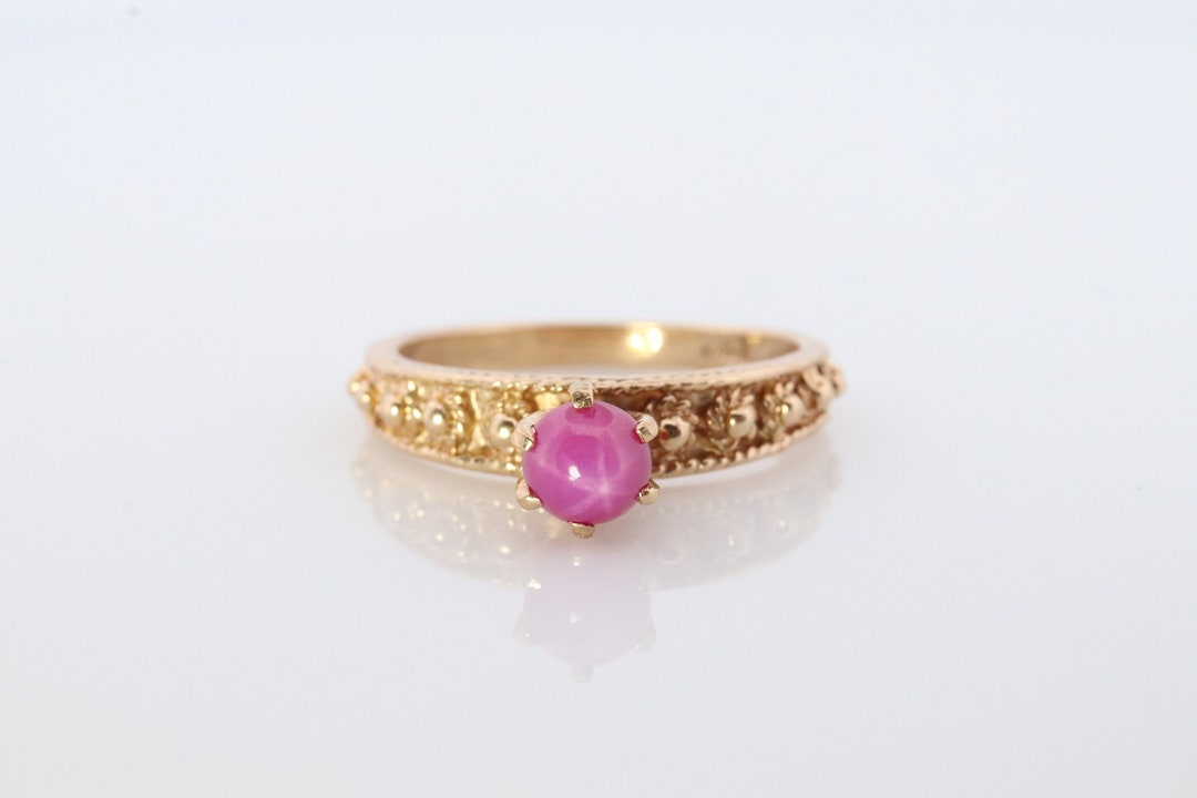 Linde RED PINK STAR Ruby Solitaire Ring. 10k Yellow Gold. - Etsy