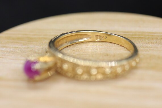 Linde RED PINK STAR Ruby Solitaire ring. 10k Yellow g… - Gem