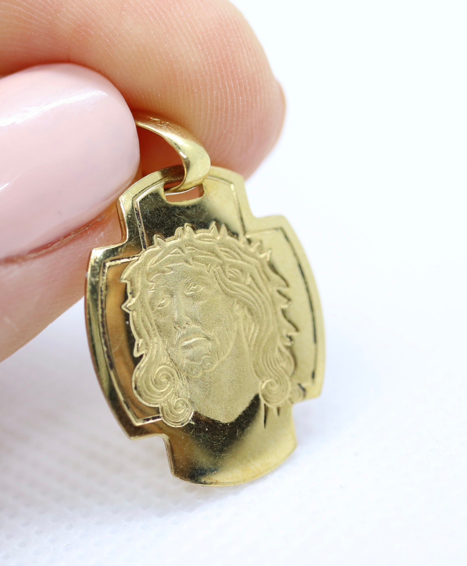 Vintage 18k Yellow Gold Jesus Pendant. Image of Jesus Christ. - Etsy