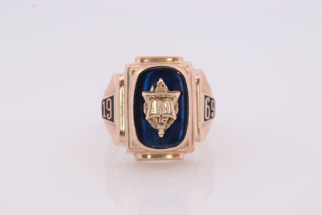 1969 Wyomissing High School Class Graduation Ring. 10k Gold With Oval Topaz Glass Solitaire ...