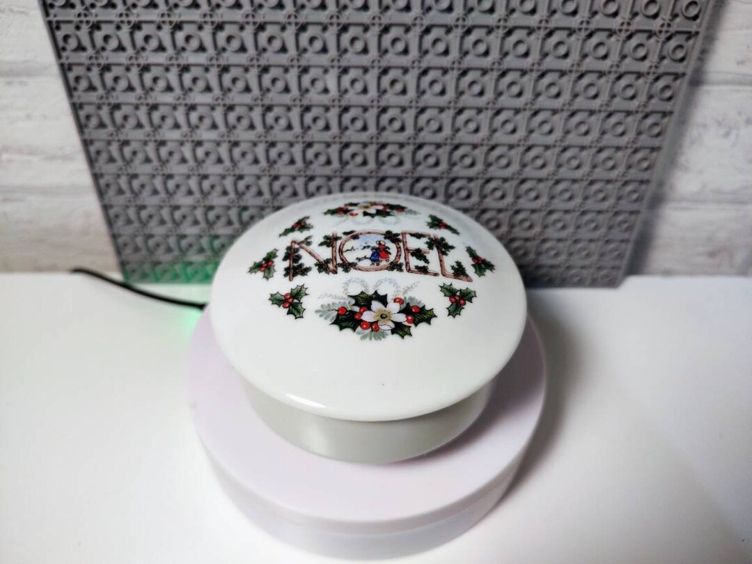 Reutter Noel Porcelain Trinket Box, Jewelry Box, Christmas Theme, Santa ...