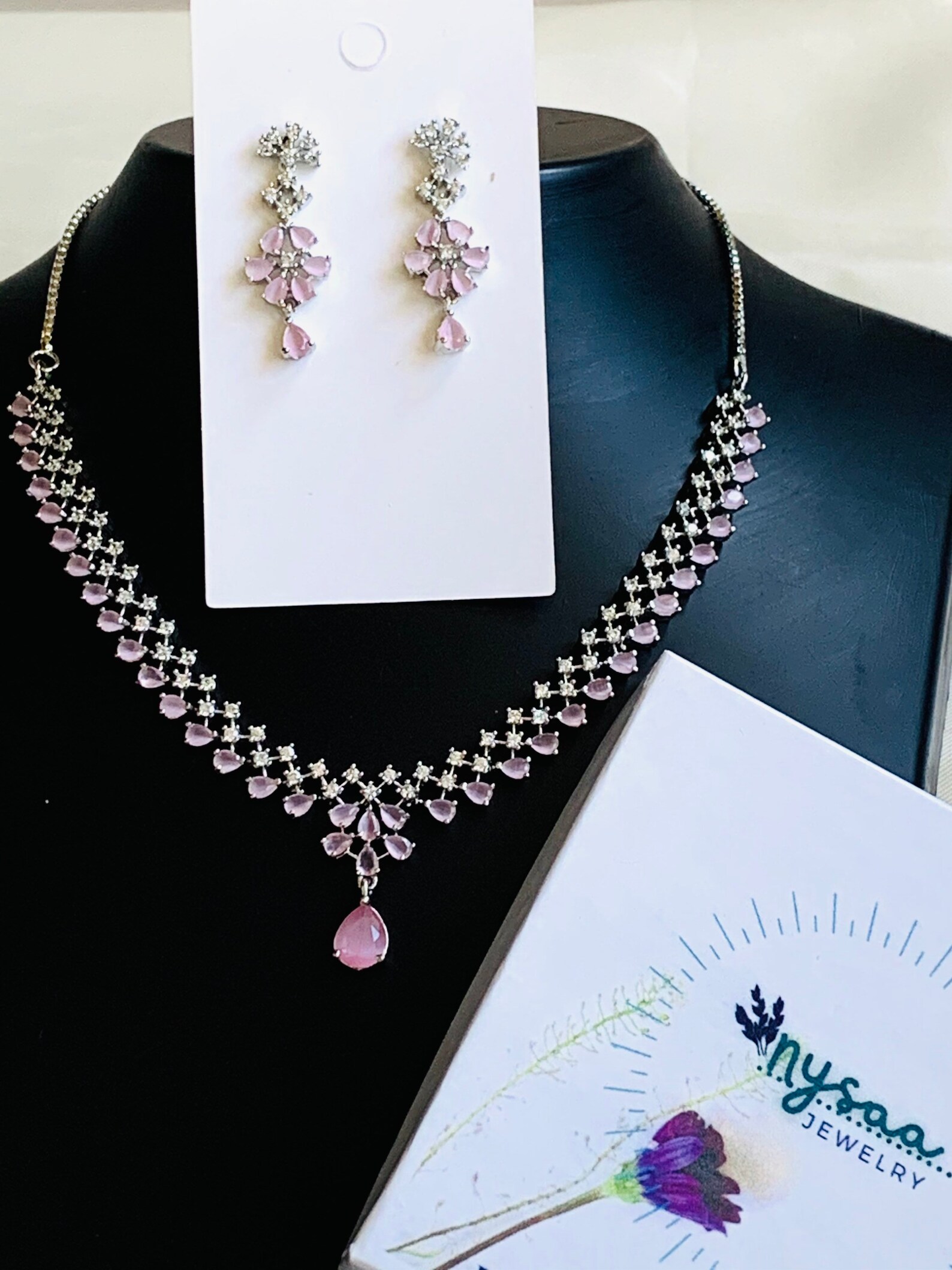 Delicate necklace set Classic necklace set Bollywood | Etsy