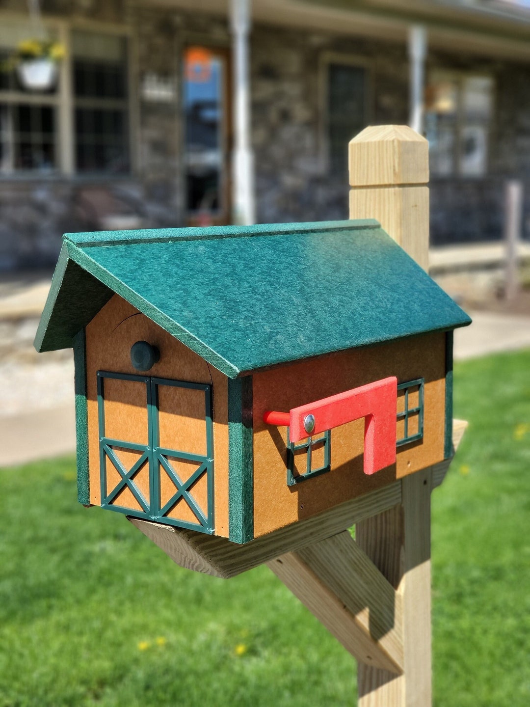 Amish Mailbox - Green Roof and Trim, Cedar Box - Poly Lumber Barn Style ...