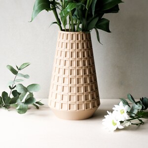 Modern Geometric Beige 3D Printed Vase - Unique Decor for Dry Flowers ...