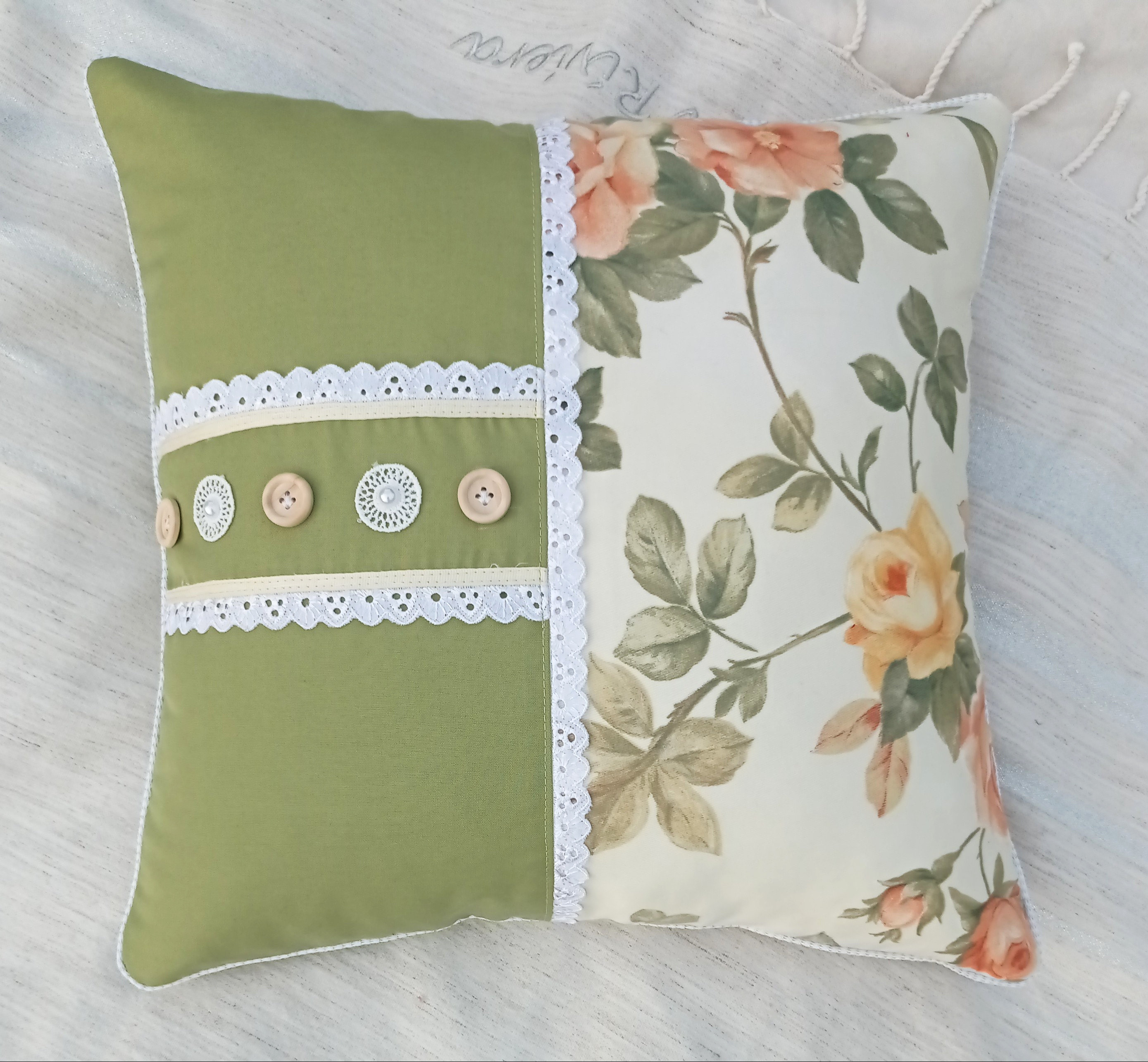 Pillow Decorative Vintage French Style With Roses, English Style ...