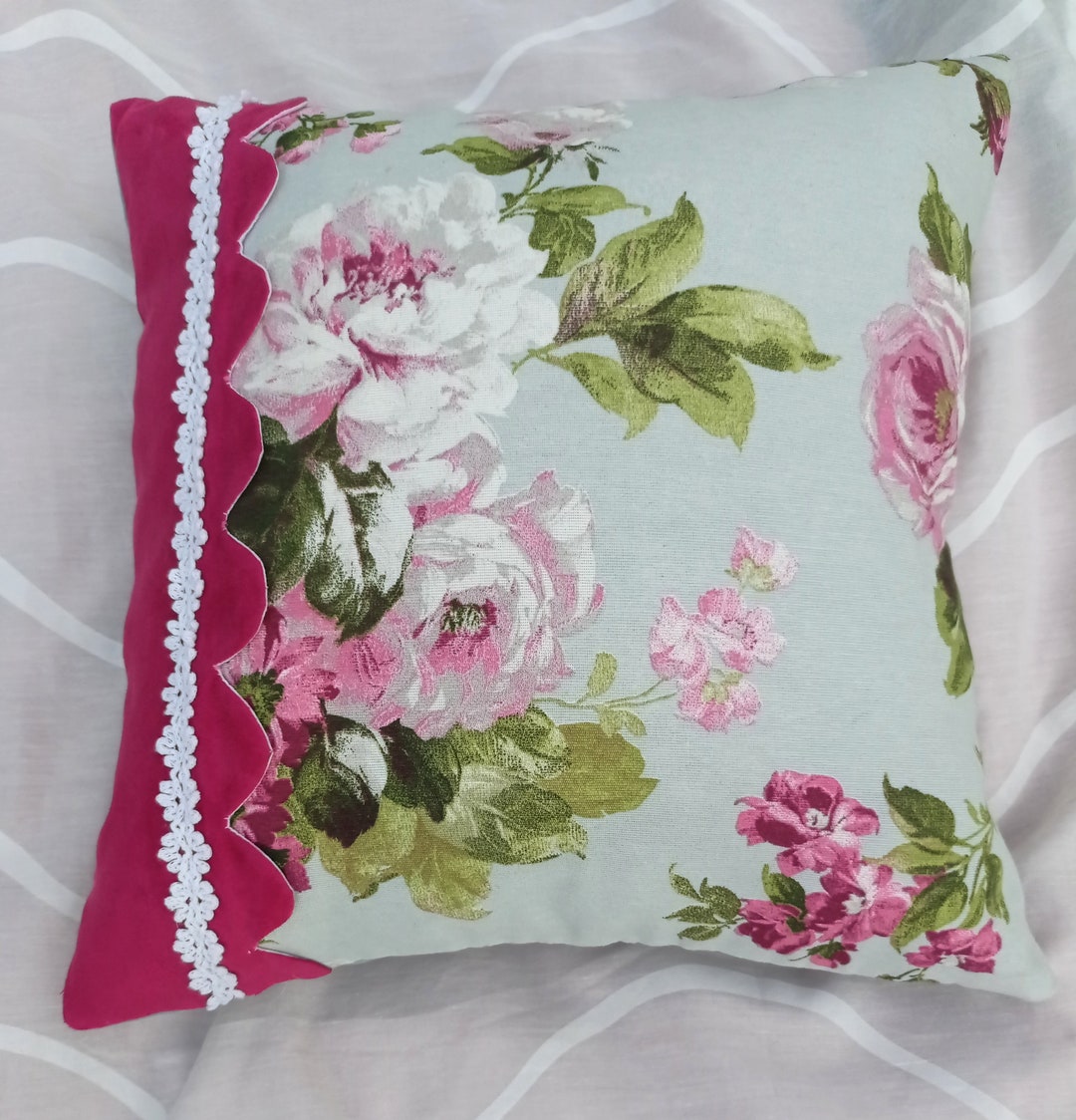 Pillow Vintage English Rose Garden, Bouquet 0f Pink Roses, Flower ...