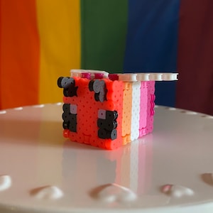 Lesbian Flag Lgbeet Minecraft Bees - Minecraft LGBTQ+ Flags Perler ...