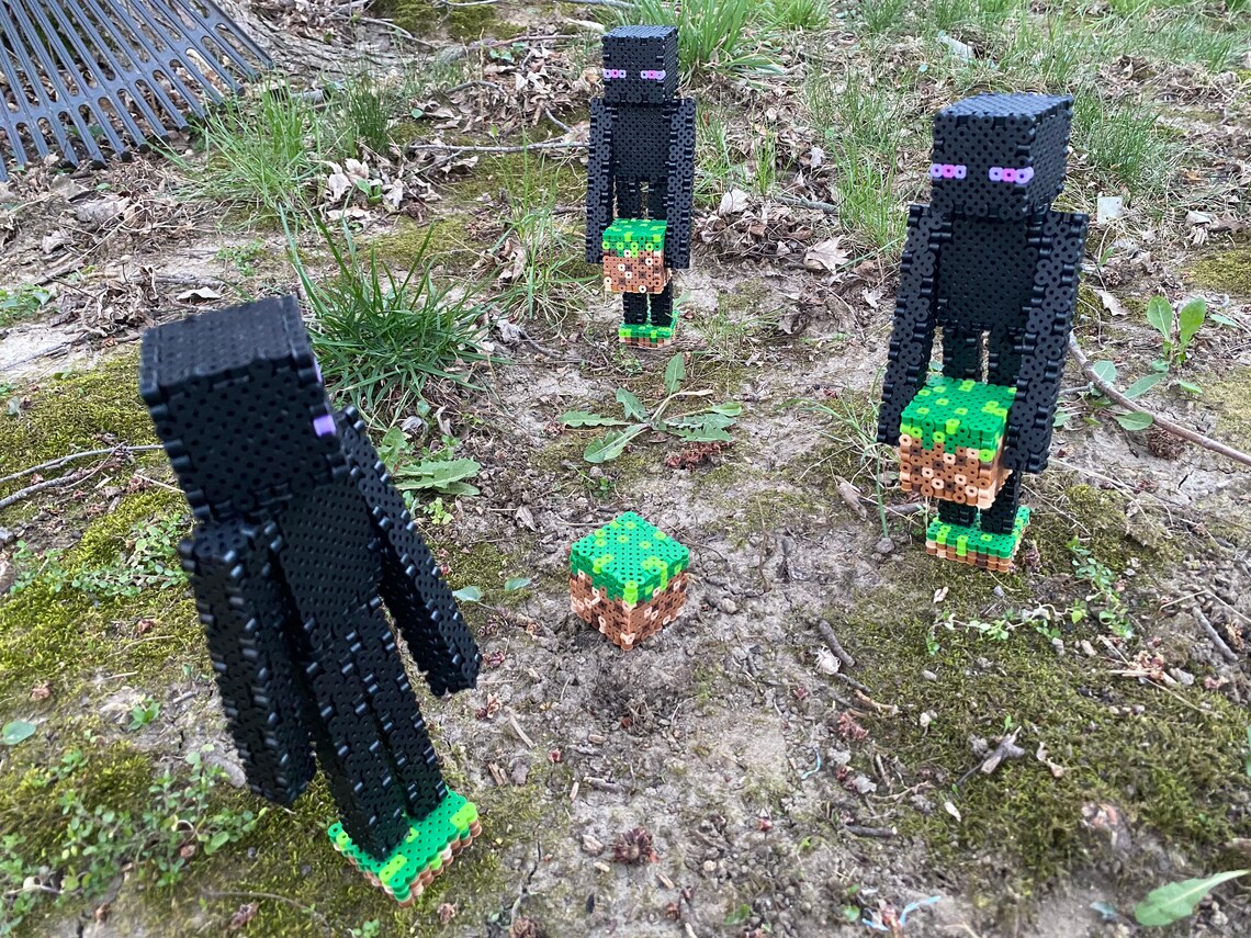 Minecraft Enderman Statue