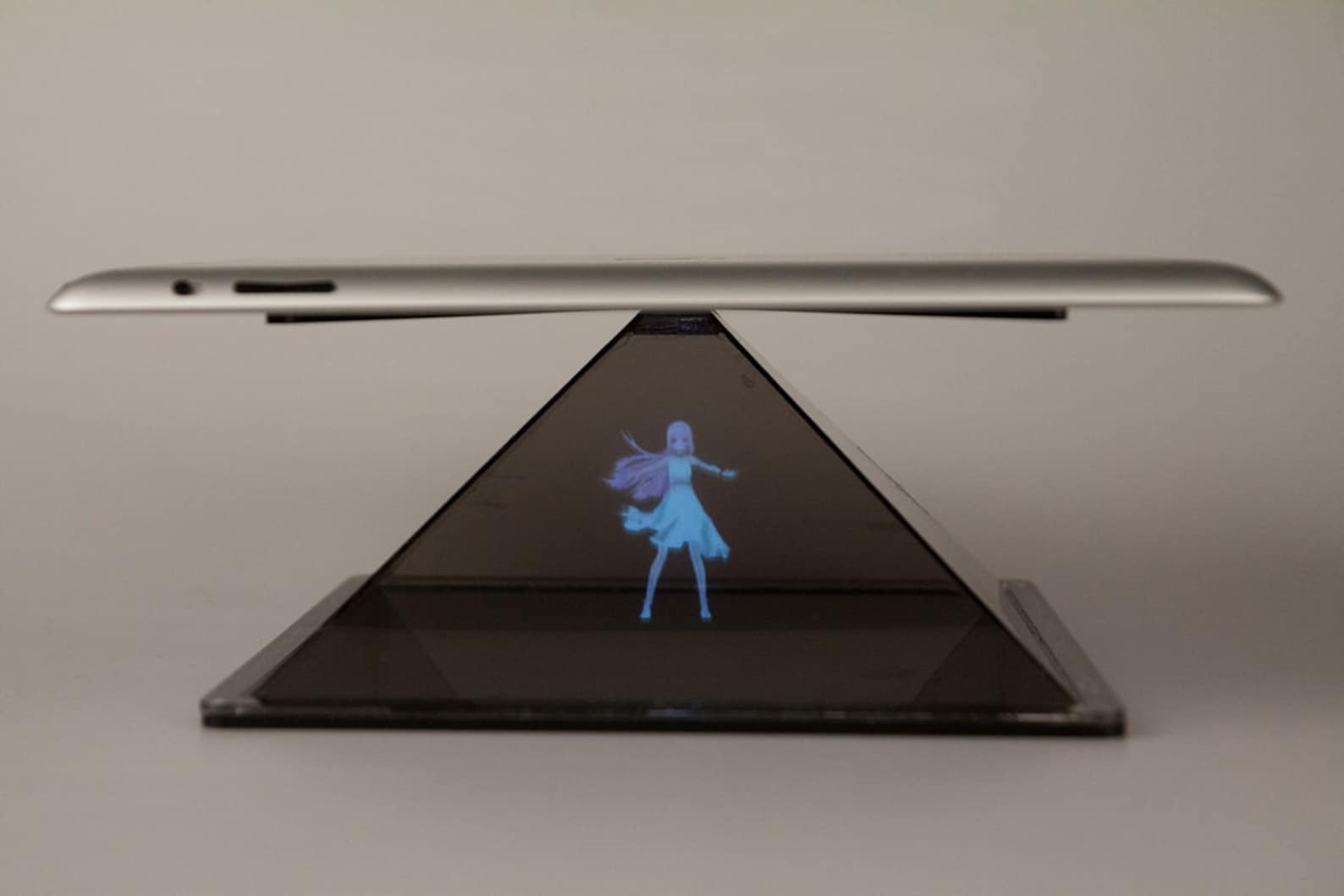 3D Holographic Pyramid for 10" Inch Tablet - Etsy