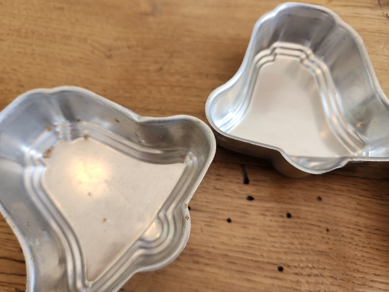 Vintage Mini Bell Molds - Vintage Cake/muffin Tins - Aluminum ...