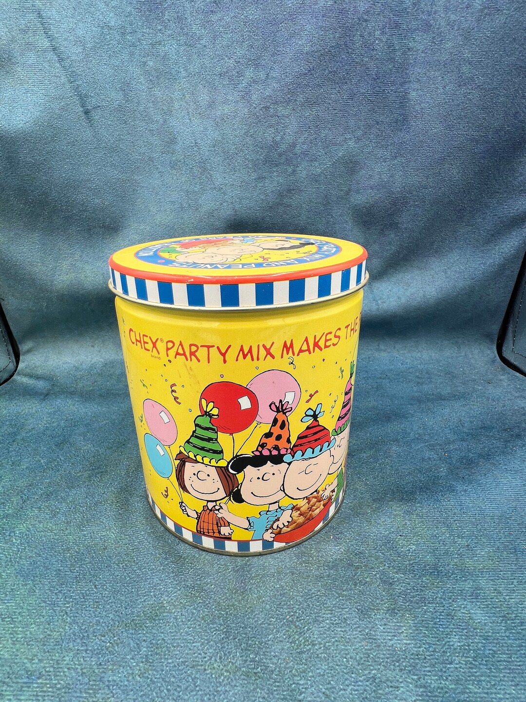 Peanuts Chex Party Mix Tin 40 Years of Tradition Yellow With Party Free ...