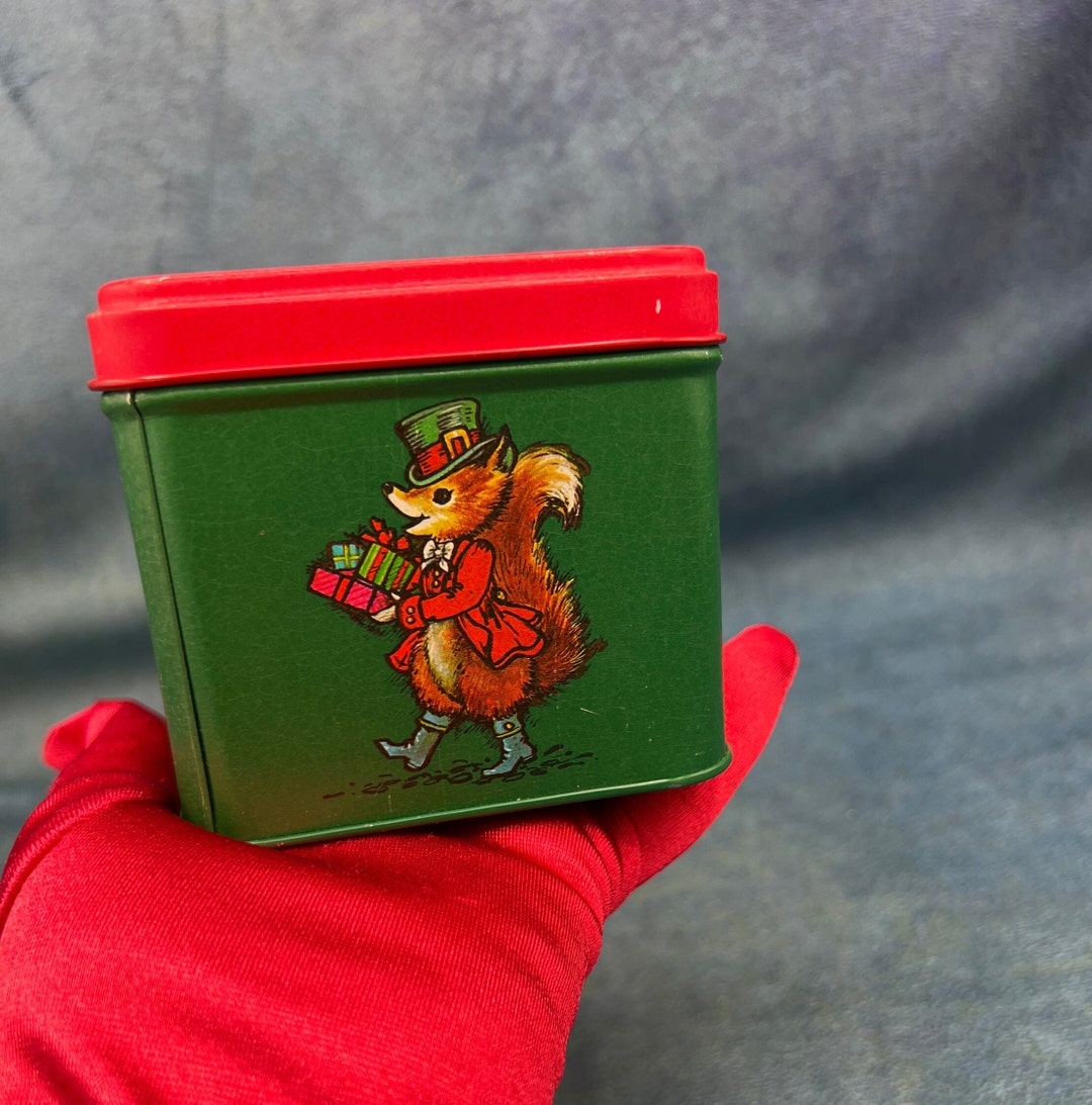 Vintage Tin Potpourri Press Christmas Square Tin Featuring Christmas ...