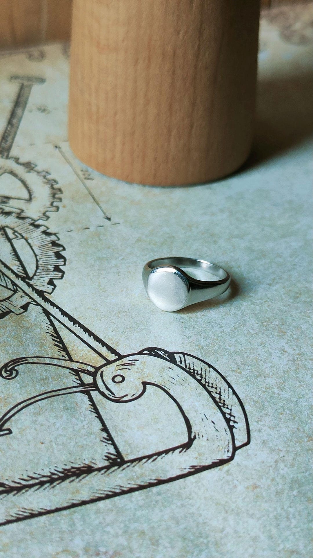 Subtle Sterling Silver Blank Signet Ring Size US 7 1/2 - Front Ready ...