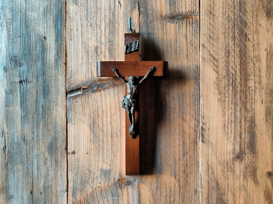 Old Medium Oak Cross With Rounded Arms. Wood and Metal, Jesus Christ on ...