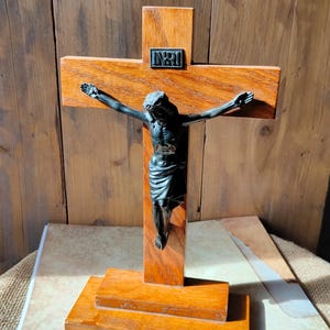 Vintage Oak Standing Cross, Crucifix of Jesus Christ, Copper Colored ...