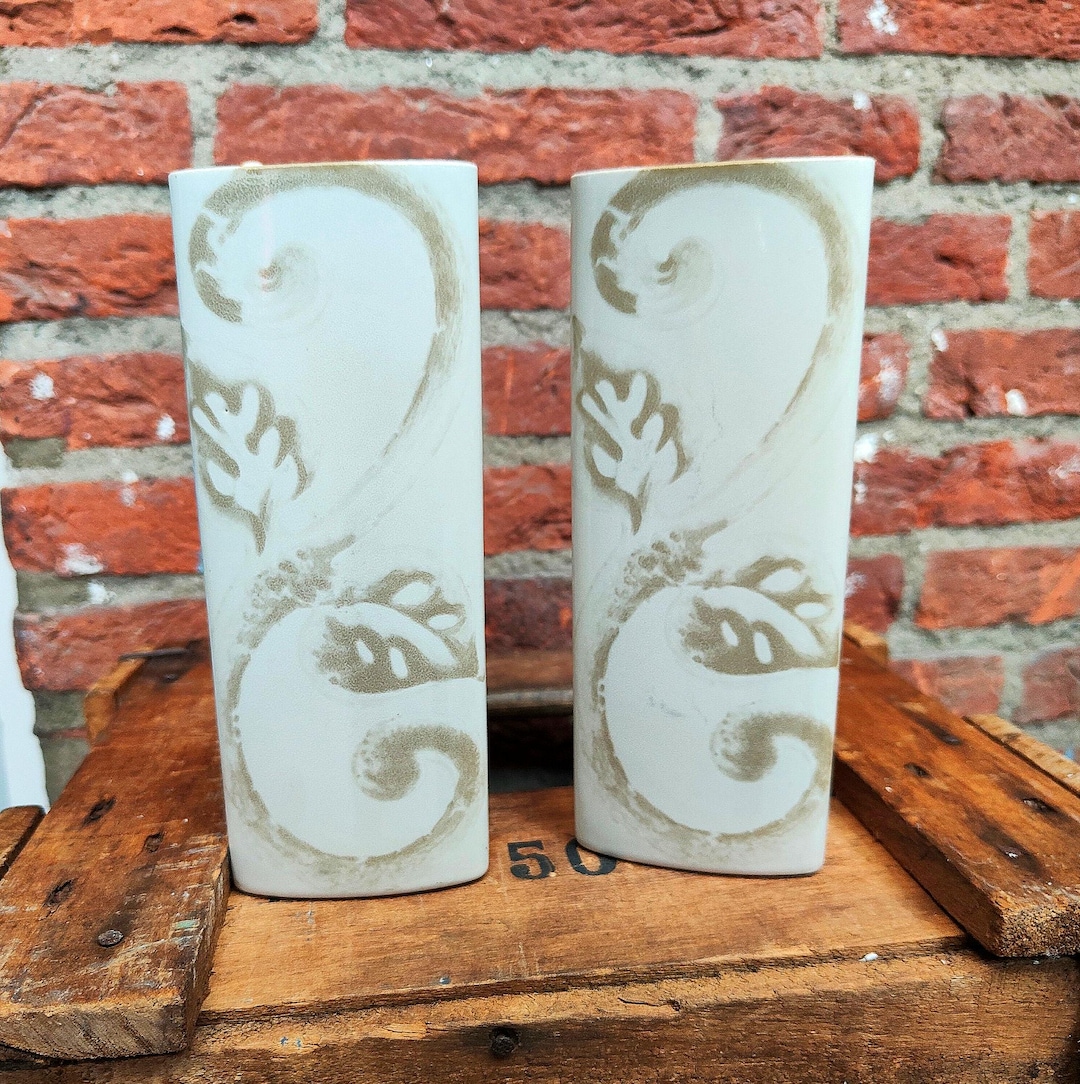 Retro Radiator Trays With Floral Ornament , Ceramic Humidifiers With ...