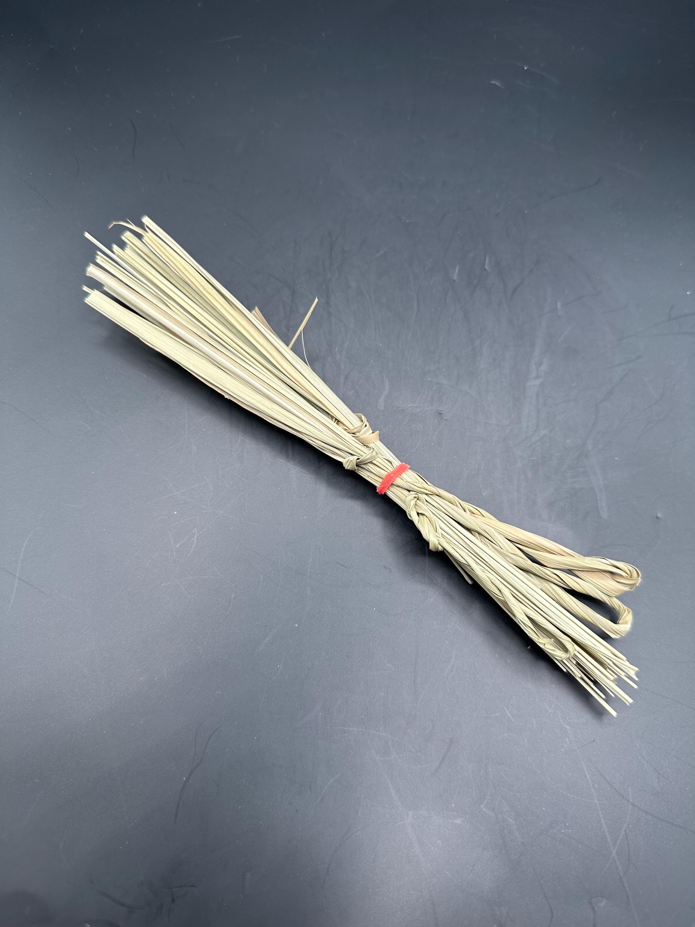 Dharba/ Kuncham/ Grass Sticks/ Puja Item/ Hiranya Puja/ Shraddha Puja ...