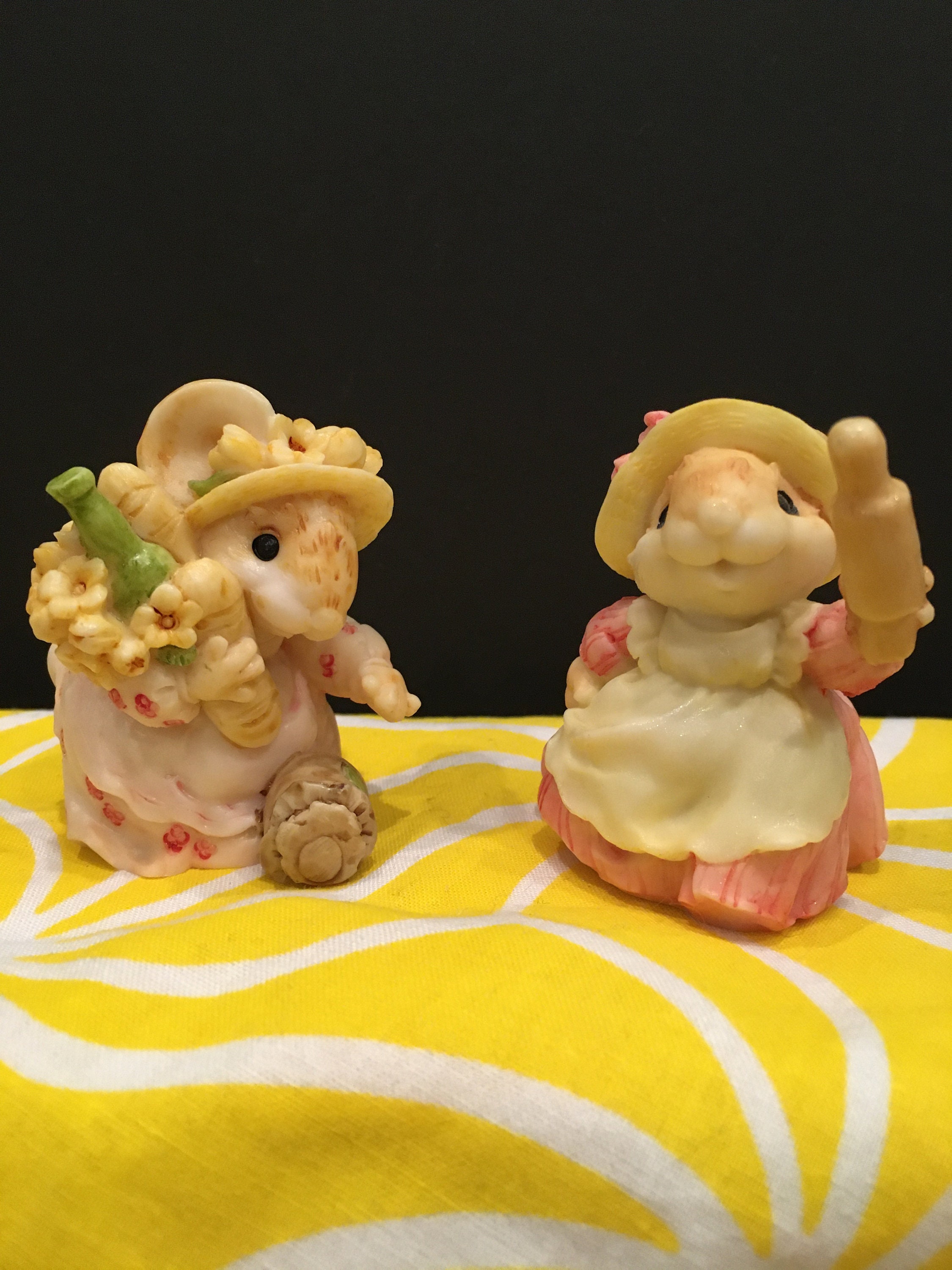 Little Cheesers Figurine “marigold Thistledown Picking up Jar” # 05116 ...