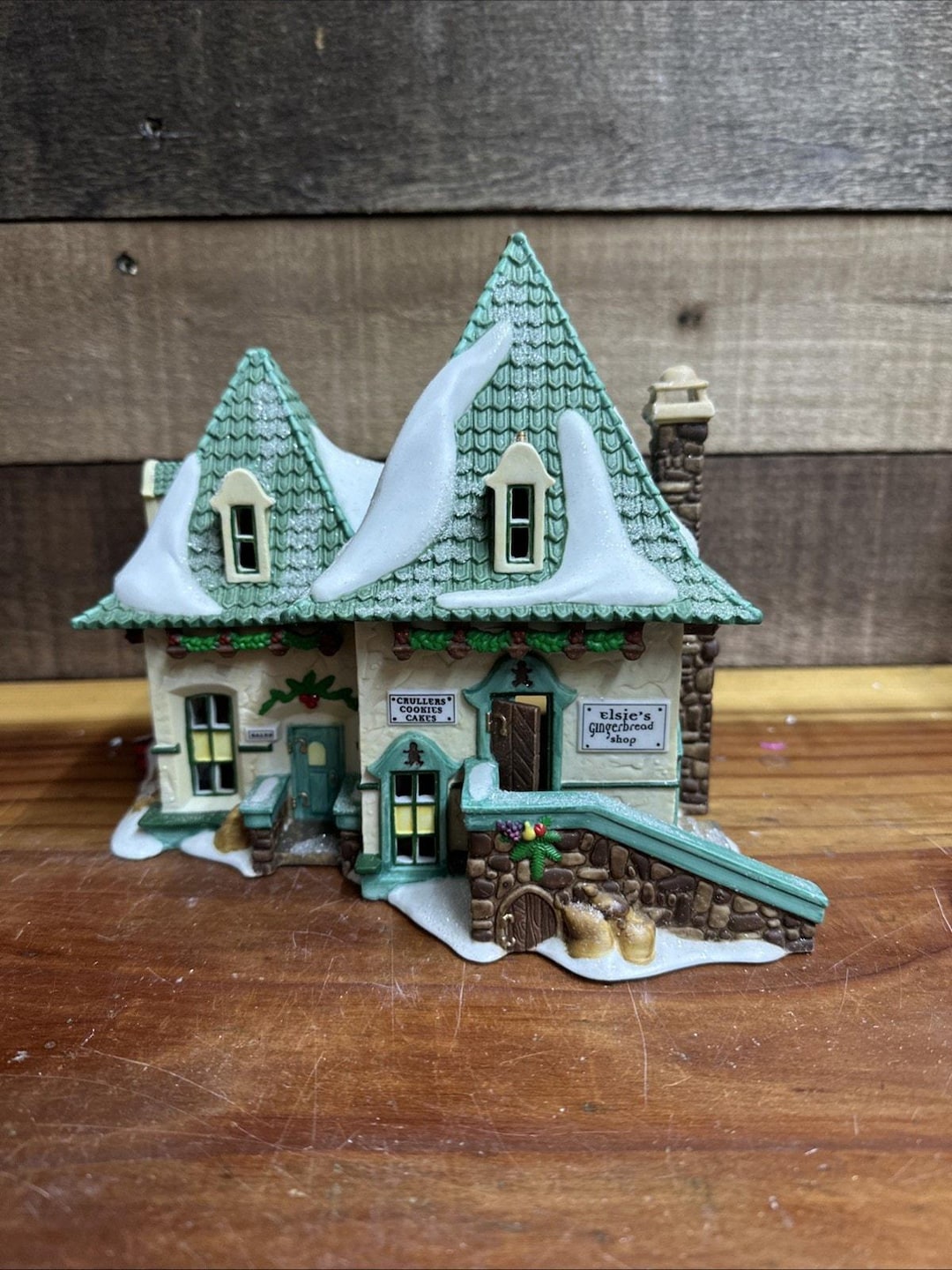 Dept 56 Elsie's Gingerbread House With Chimney Smoke North Pole Series ...
