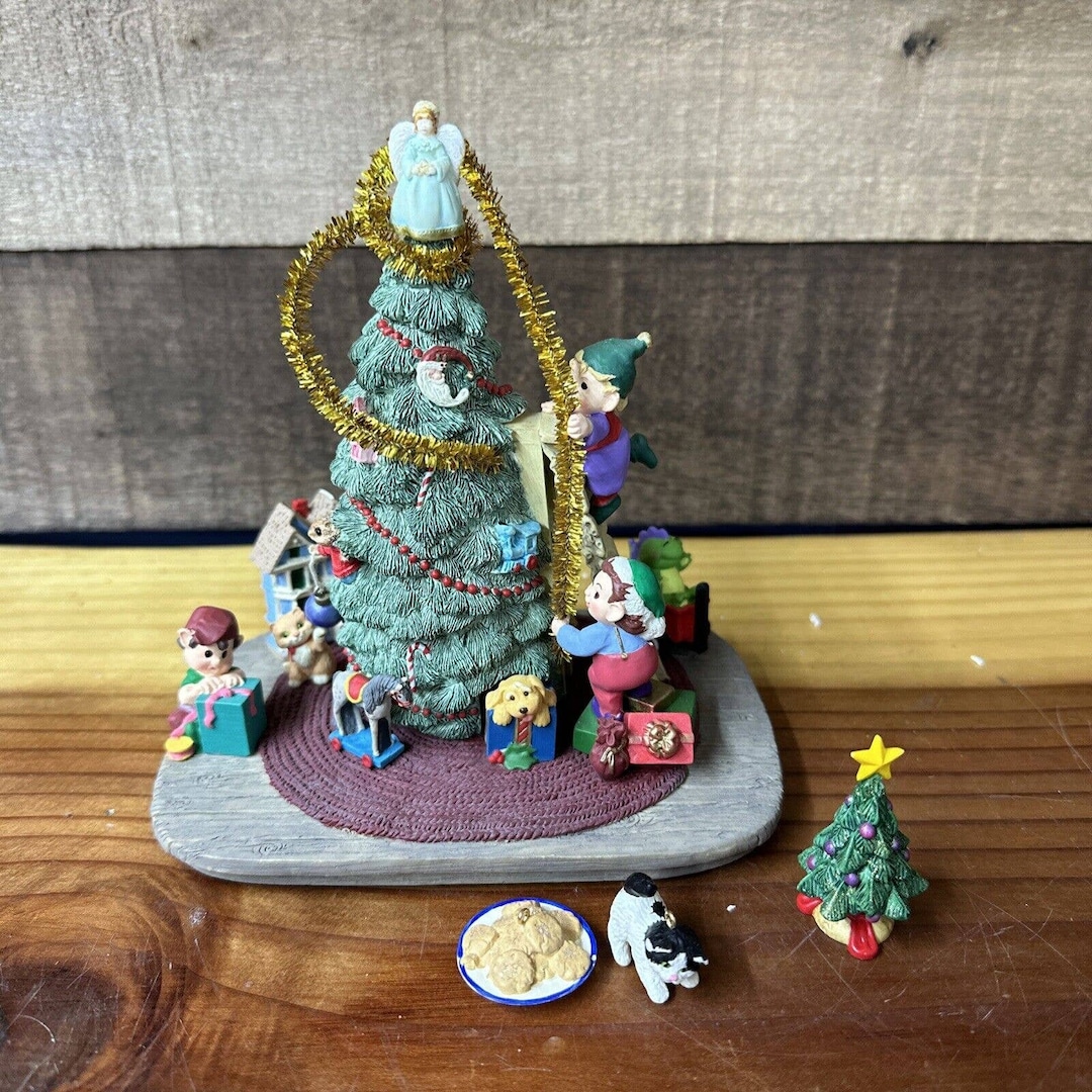 Hallmark Keepsake Christmas Ornament Studio Edition - Trimming Santa's ...