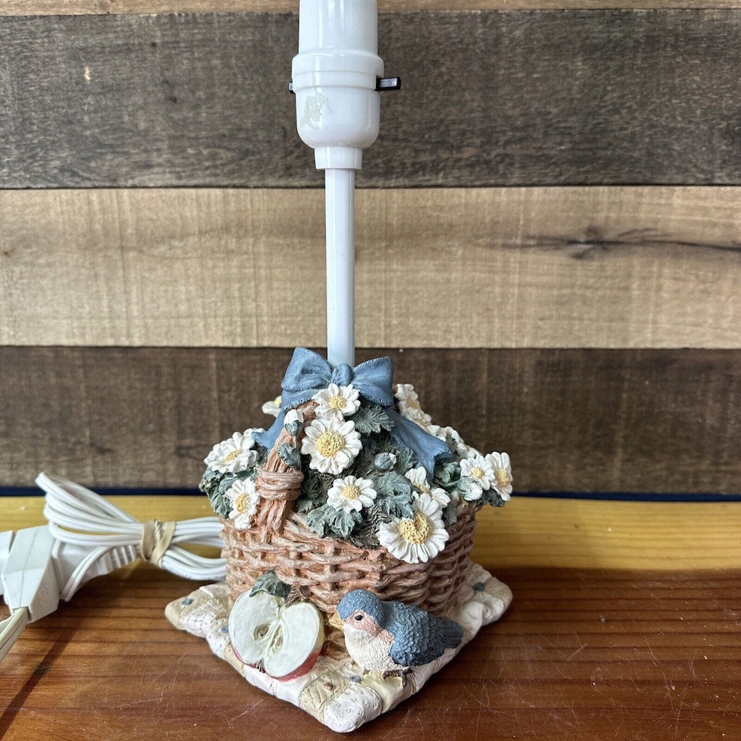 FIGI Graphics Garden Daisy Basket Table Lamp Cottage-core - Etsy