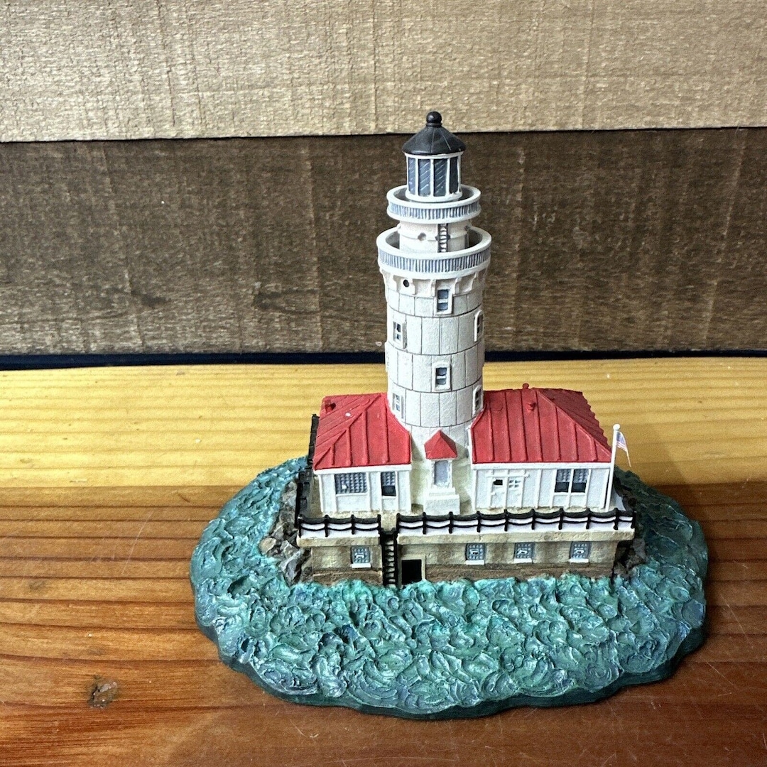 CHICAGO HARBOR LIGHT Chicago Illinois Danbury Mint Great Lakes ...