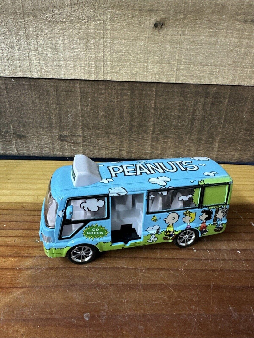 RARE Peanuts Earth Day Snoopy Charlie Brown Bus, 1/37 Scale, 5-1/2 ...