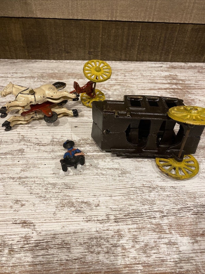 Vintage Cast Iron Horse Drawn Stage Coach Horse & Buggy With Driver 12 ...