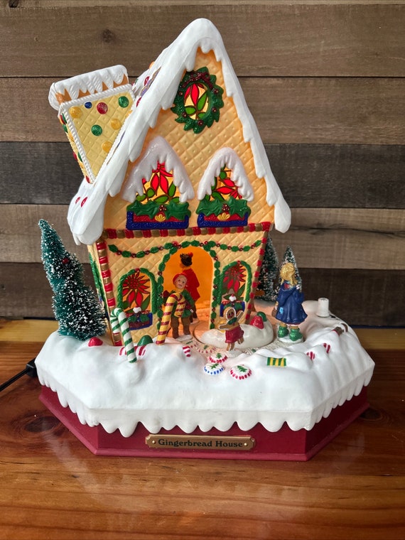 Animated Gingerbread House