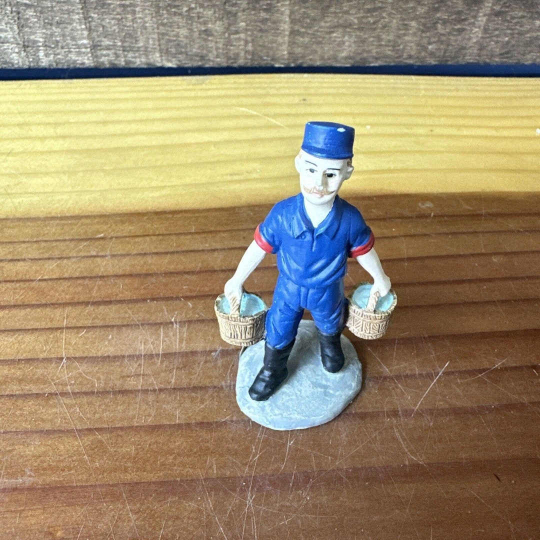Vintage 1994 LEFTON Colonial Village Fireman Tom Christmas Figurine ...