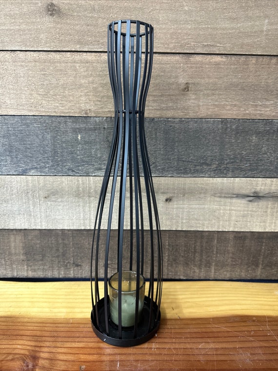 Linear candle holder store