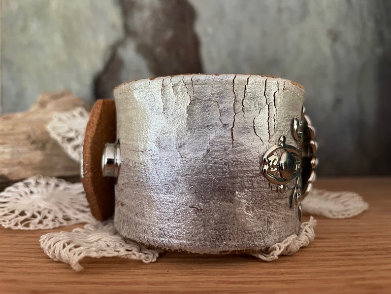 Sweet Boho Pink/white Daisy Concho With Filigree on a Hand Painted ...