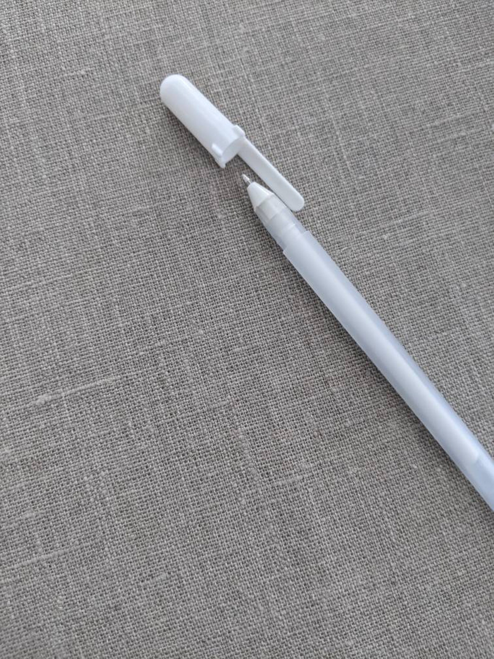 Opaque White Gel Pen - One Pen - for Writing on Dark Surfaces - Gelly ...