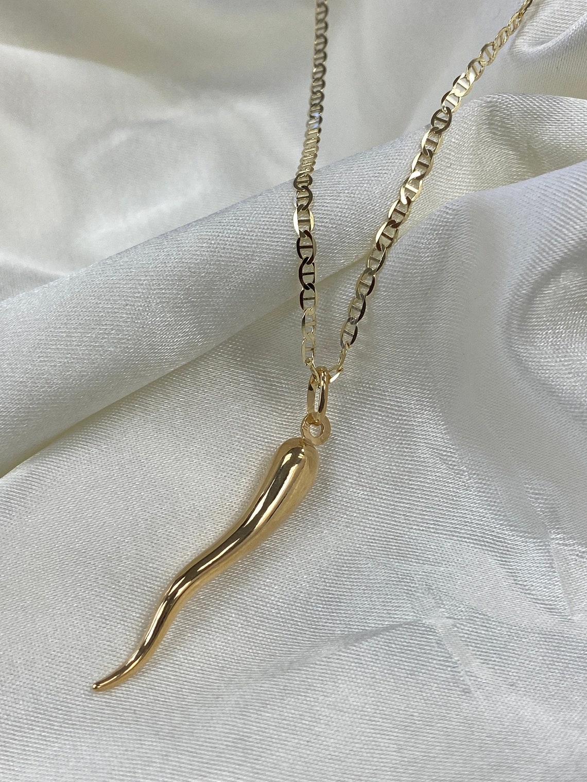 14K Oro Amarillo Cornicello Cuerno Italiano Charm Collar - Etsy España