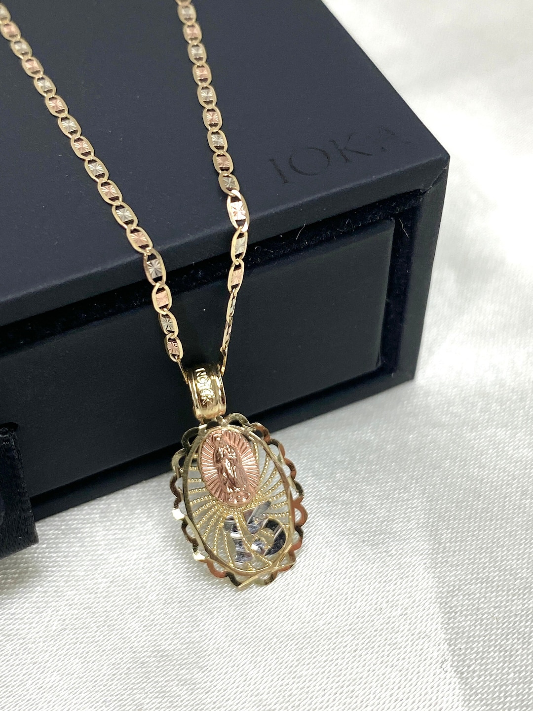 14K Gold Quinceanera Virgin Mary Round Pendant With 1.5mm Valentino ...