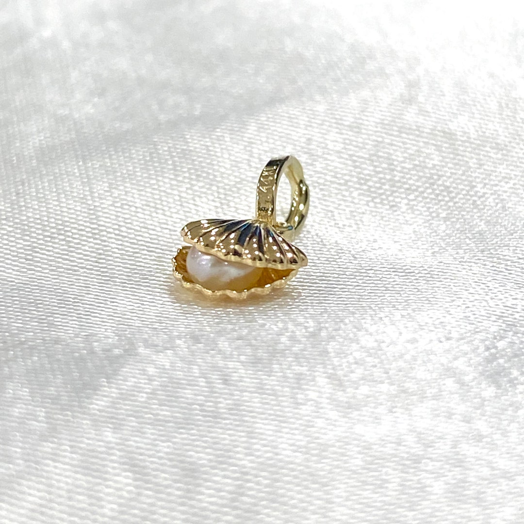 Real 14K Yellow Gold Clam Shell Cultured Pearl Charm Pendant for ...