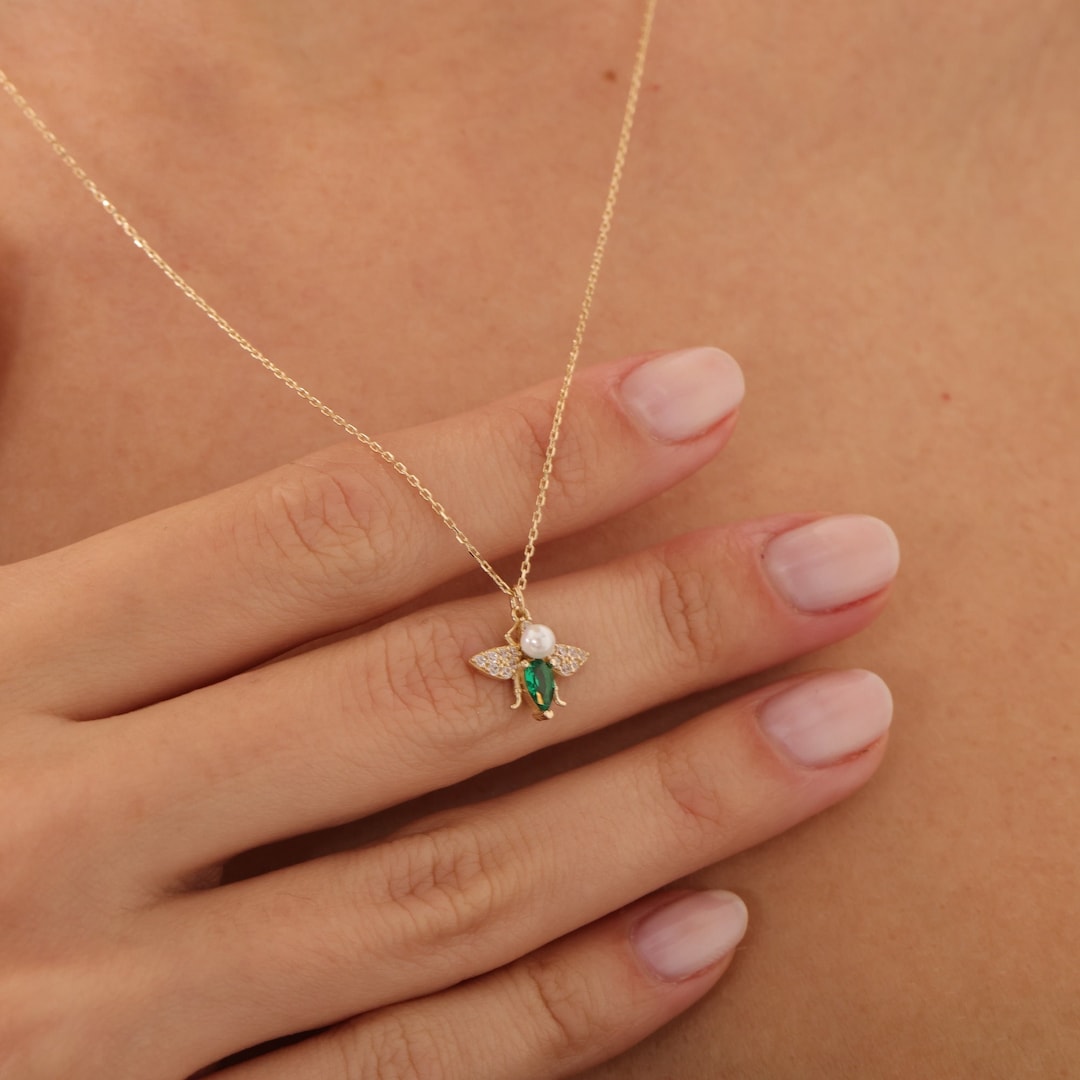Gold Bee Necklace, Bee Pendent Necklace, Honey Bee Pendent, Emerald Bee ...