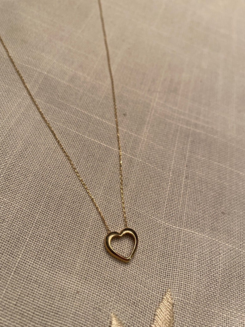 14K Solid Gold Dainty Heart Necklace, Minimalist Design Sacred Heart ...