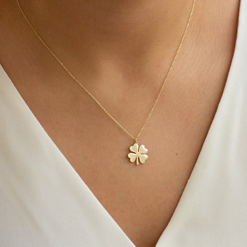 Clover Necklace - Etsy
