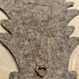 14K Solid Gold Dainty Heart Necklace, Minimalist Design Sacred Heart ...