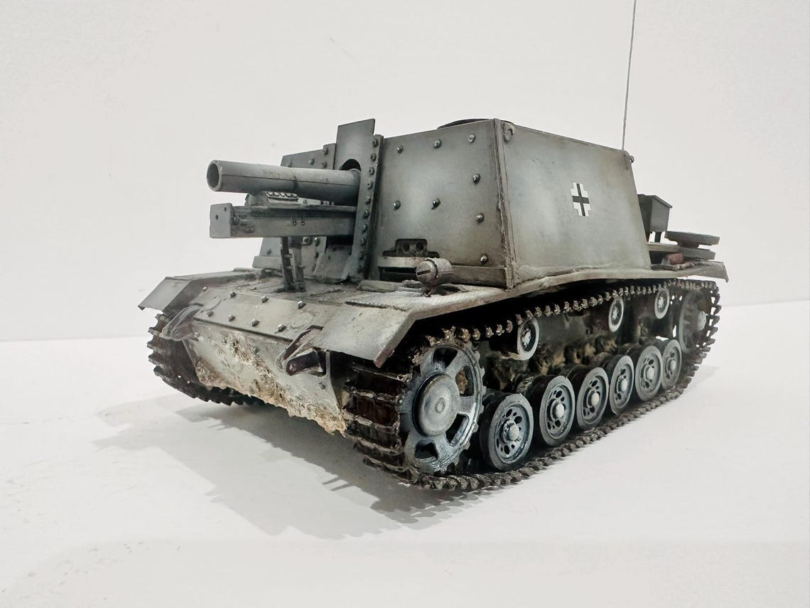 Panzer Tank German 1/35 Scale Model Sturminfanteriegeschütz 33B With 15 ...