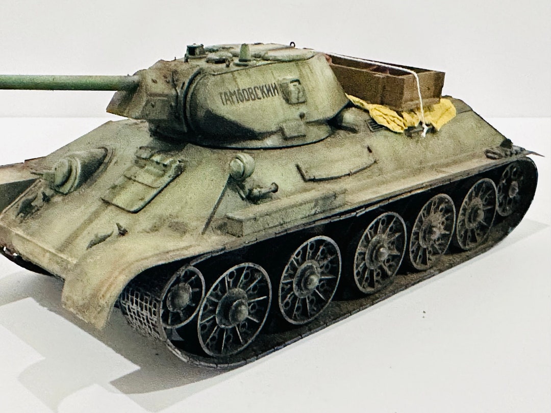 Tank Russian 1/35 T34/76 Scale Model Soviet WW2. Painted and Weathered ...