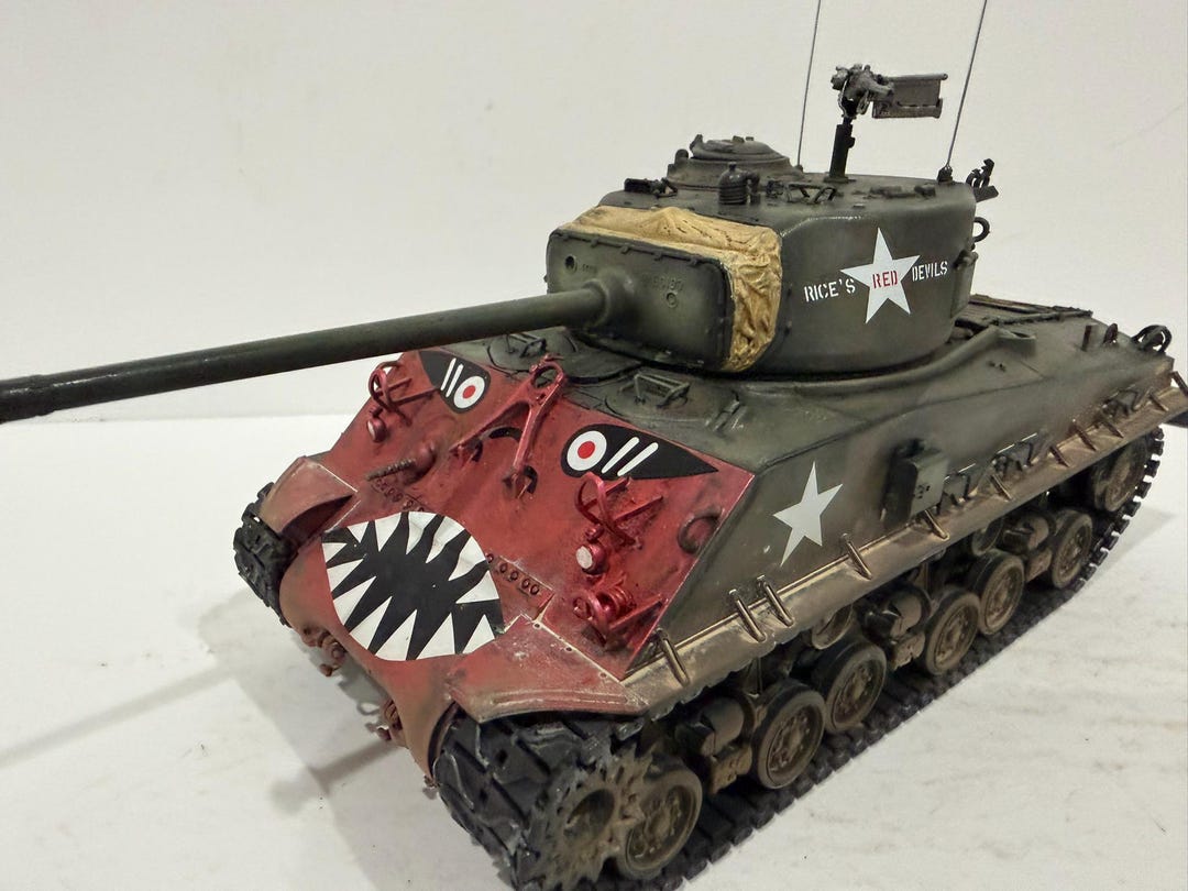 Tank Sherman M4A3E8 American 1/35 WW2 Korea AFV "easy Eight". Painted ...