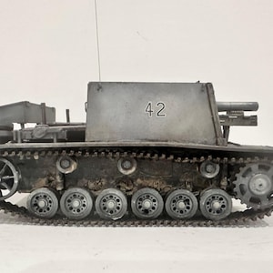 Panzer Tank German 1/35 Scale Model Sturminfanteriegeschütz 33B With 15 ...